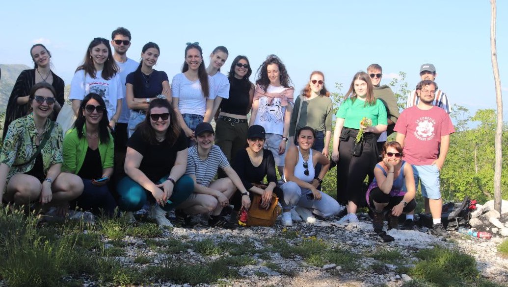 Im Osten Viel Neues – Studierende übersetzen Jugendliteratur zu Frieden ...